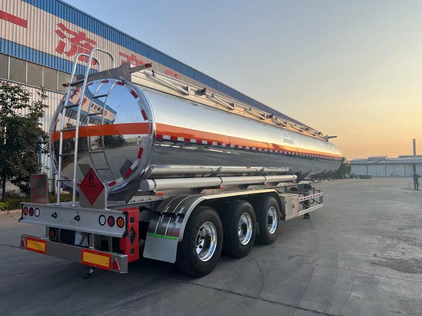 Liquid sulfur tank semi-trailer – Shanghai Trailer